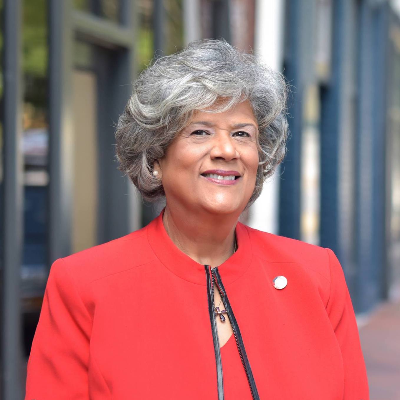 Yvonne Lewis Holley | GIFFORDS